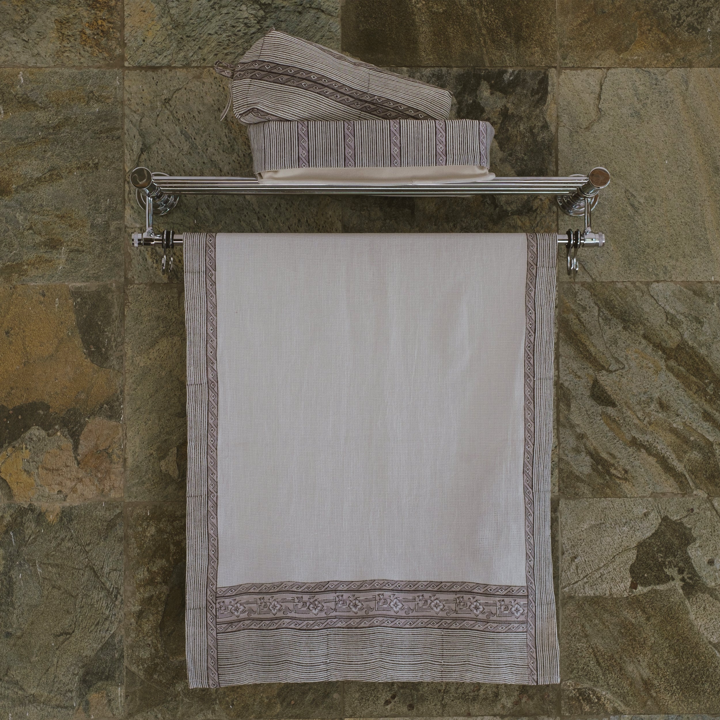 Tula Charcoal grey shampoo towel – Inka