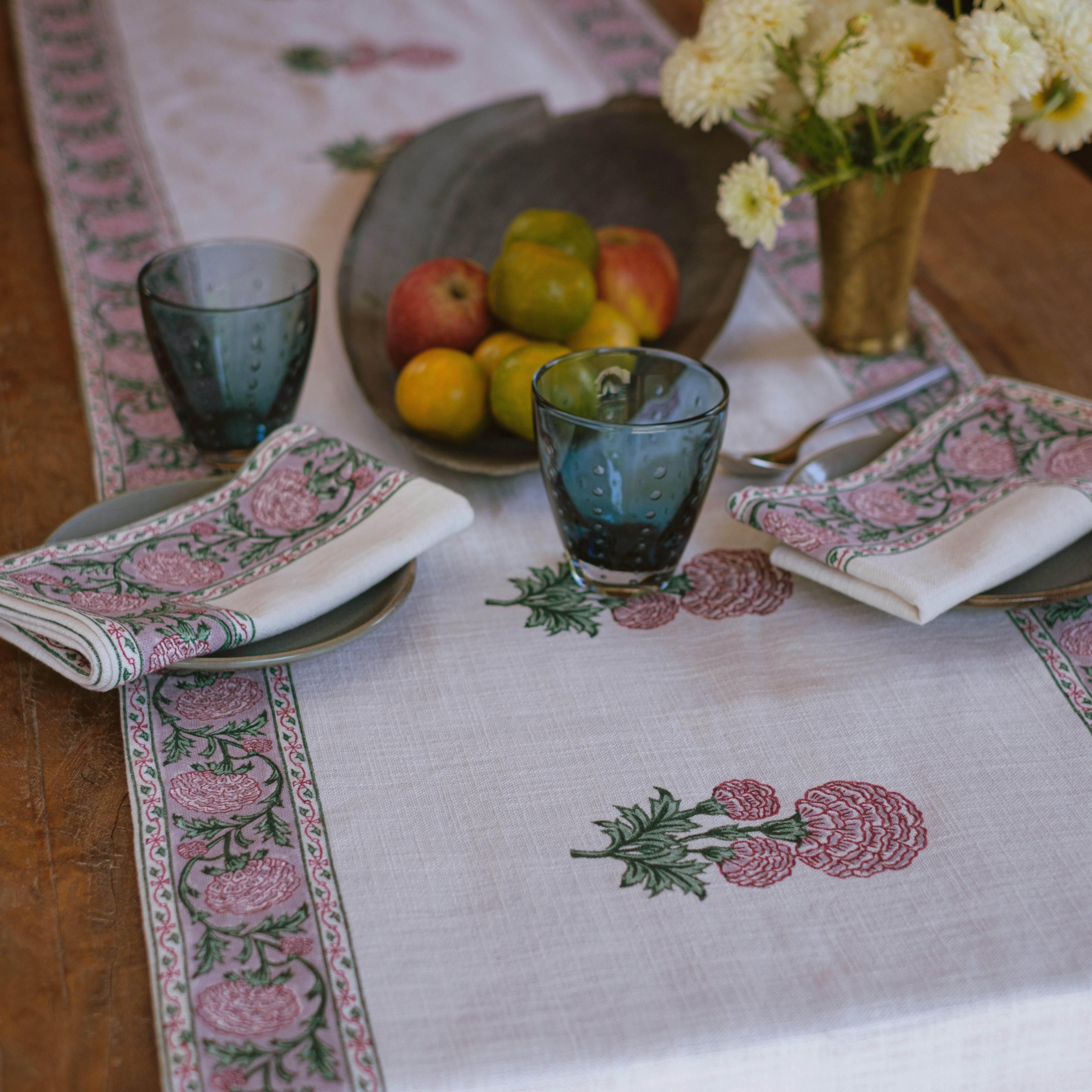 Meesha magenta pink table runner – Inka